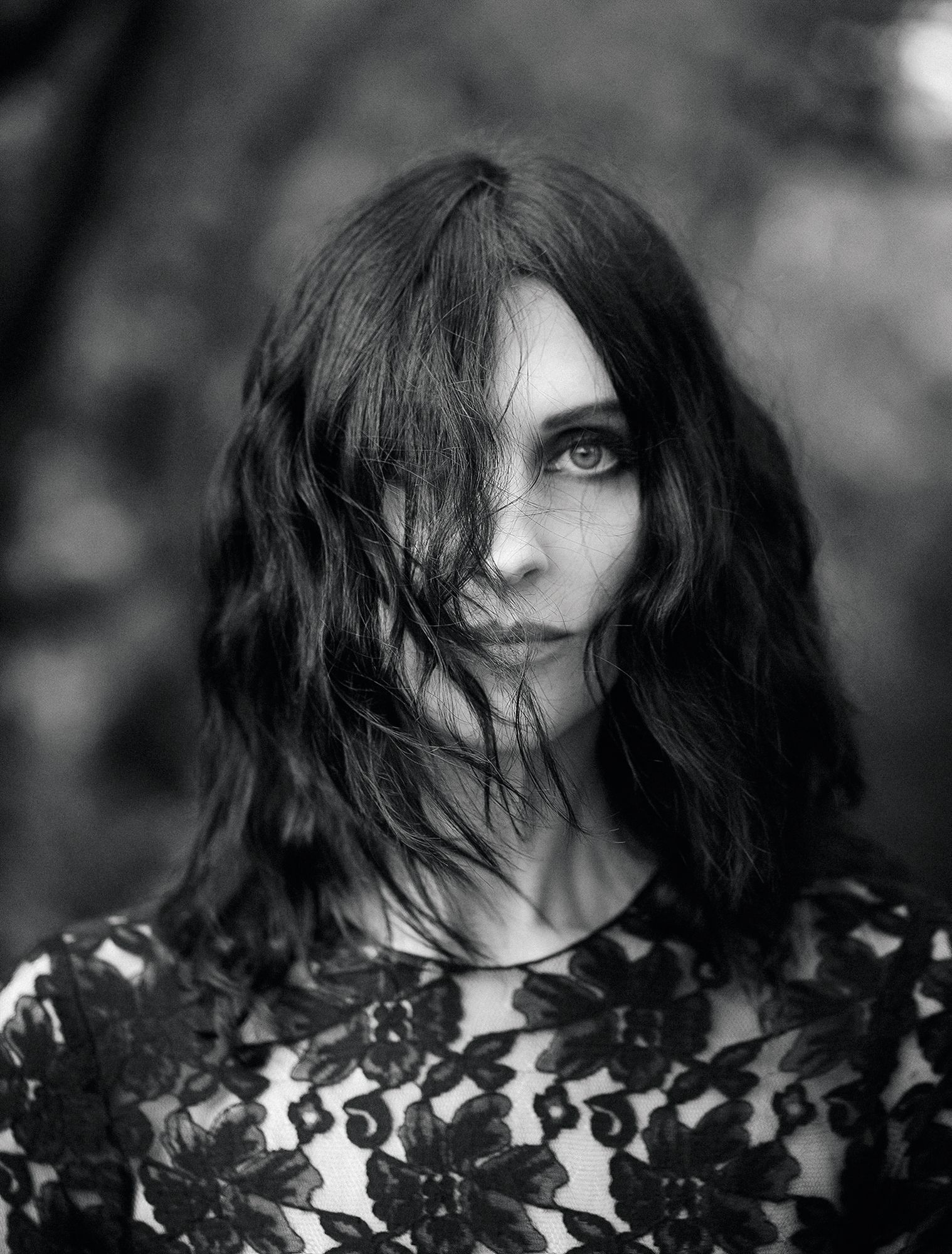 Susie Cave On Grief And Her Close Connection To New Zealand - WOMAN